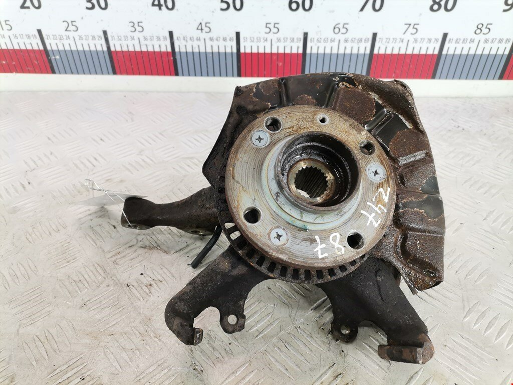 Ступица (кулак цапфа) передняя левая Seat Ibiza 2 357407613B арт. 1717266