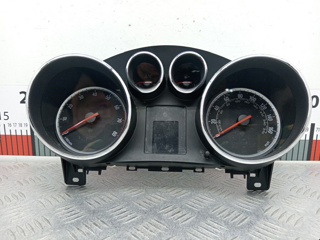 Панель приборная (щиток приборов) Opel Astra J 13328269 арт. 2113929