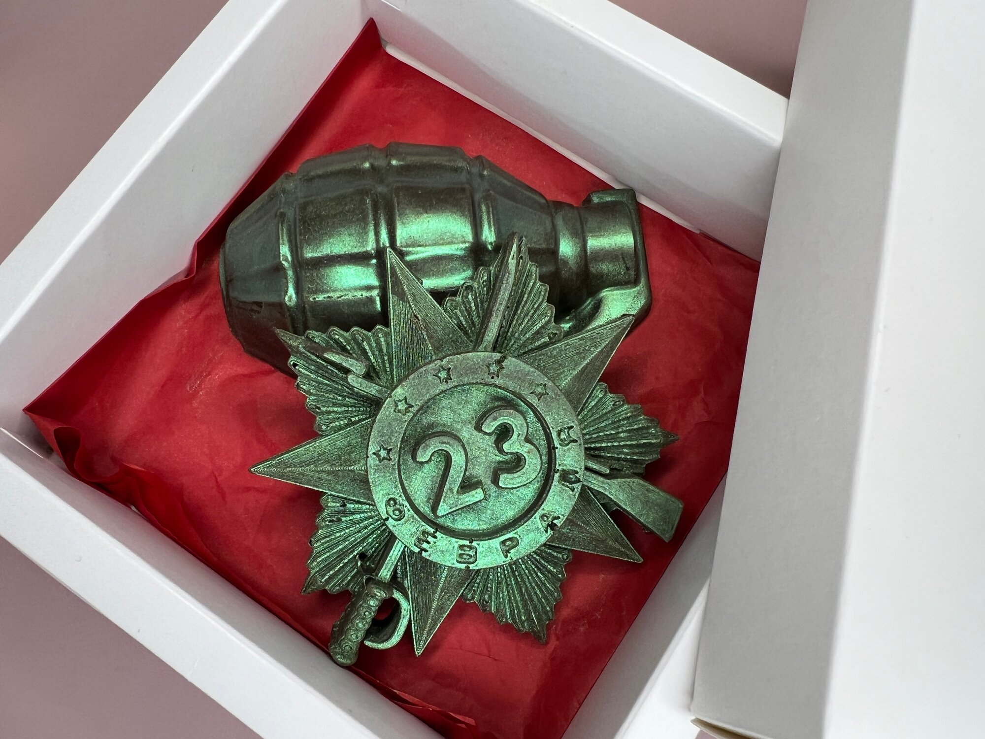 Шоколадный набор "Граната и звезда 23", темный шоколад, ручная работа