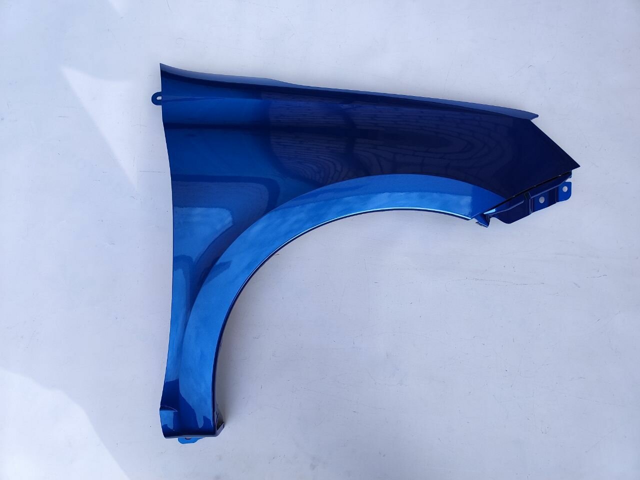 Крыло правое, Лада Гранта 2- ФЛ без поворотника (пластиковое) Голубая Планета 418"сине голубой"