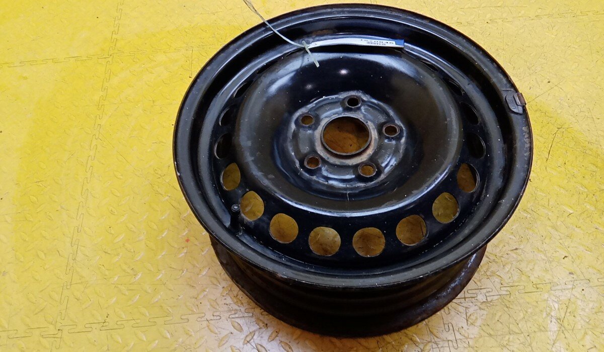 Диск колесный железо Passat (B5+) Volkswagen 8D0601027