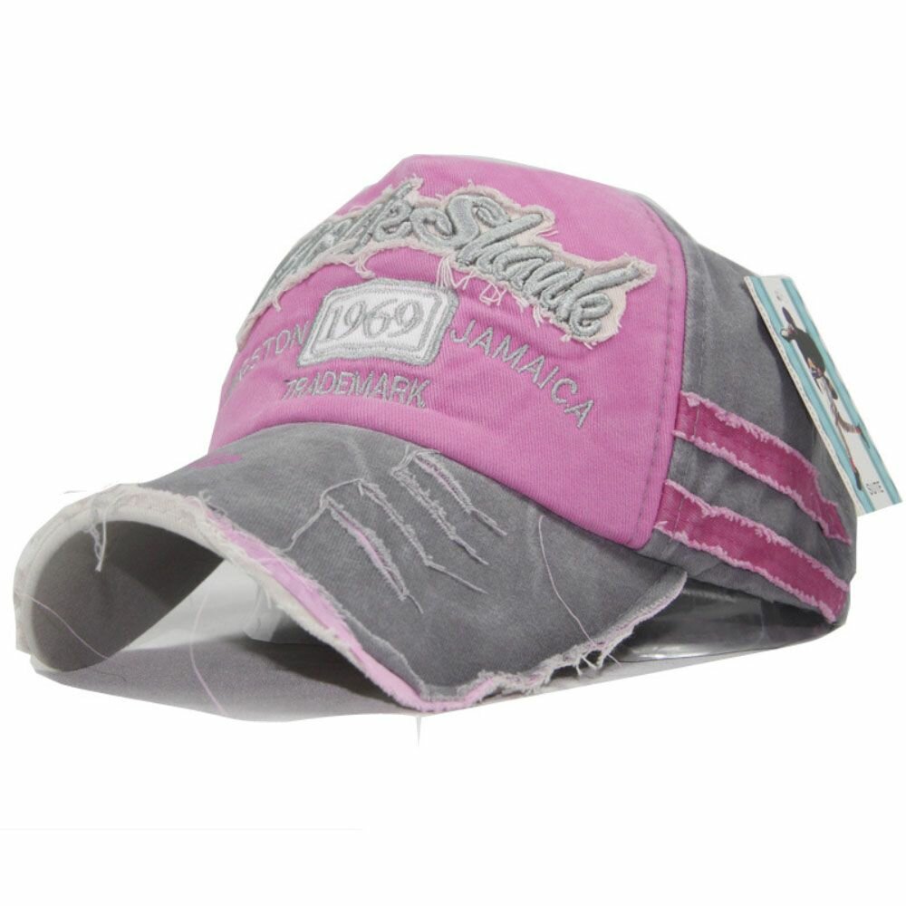 Модная старая сломанная бейсболка