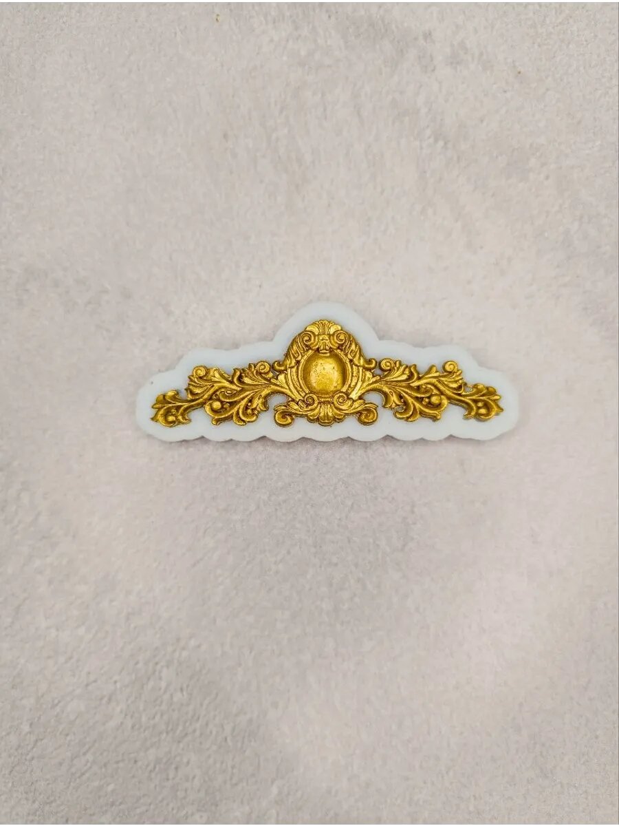 Молд силиконовый "Вензель-Медальон". Высота готового изделия 2,8 см.