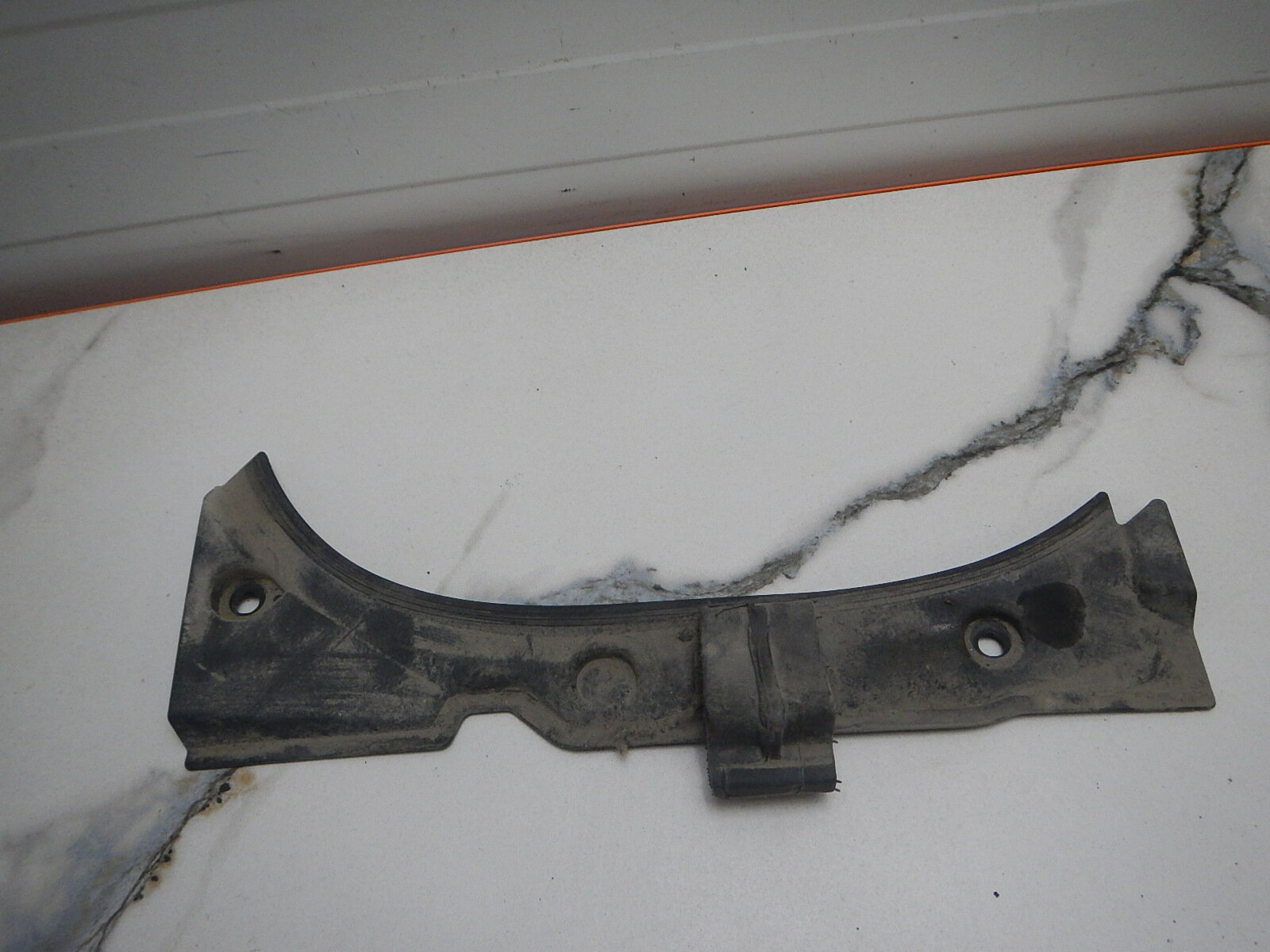 Б/У Накладка (кузов наружный), Audi (Ауди)-A8 (D4) (11-18) AUDI A8 (D4) (11-18) правая Потертости. 625106 VAG арт. 4H0823...