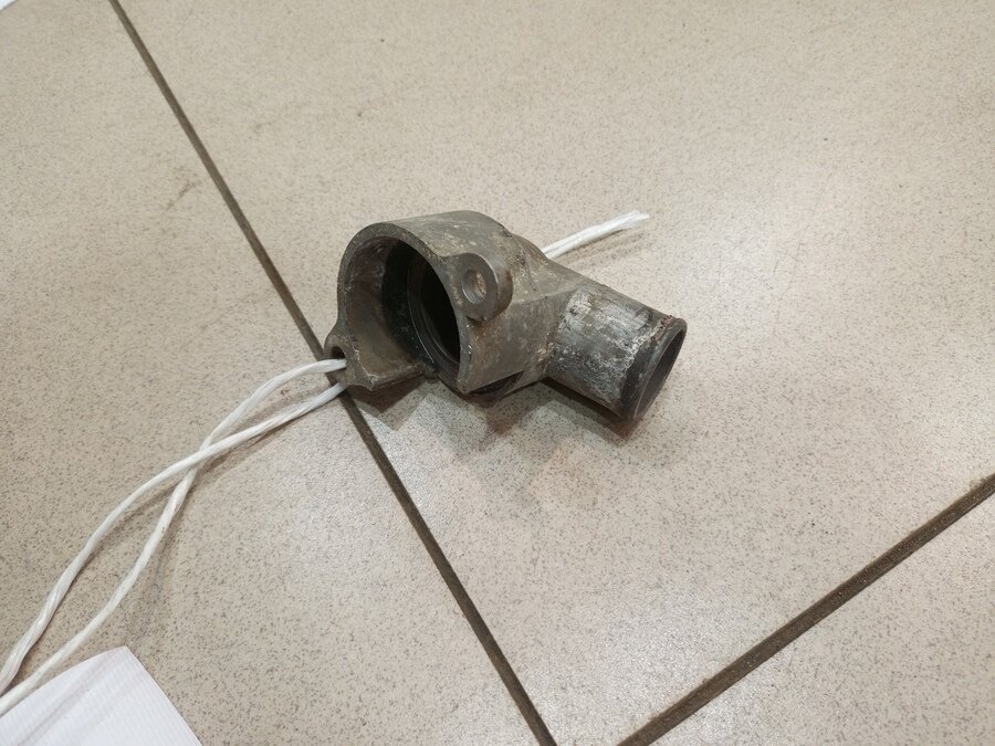 Крышка термостата от Chevrolet Lacetti J200 2003-2013