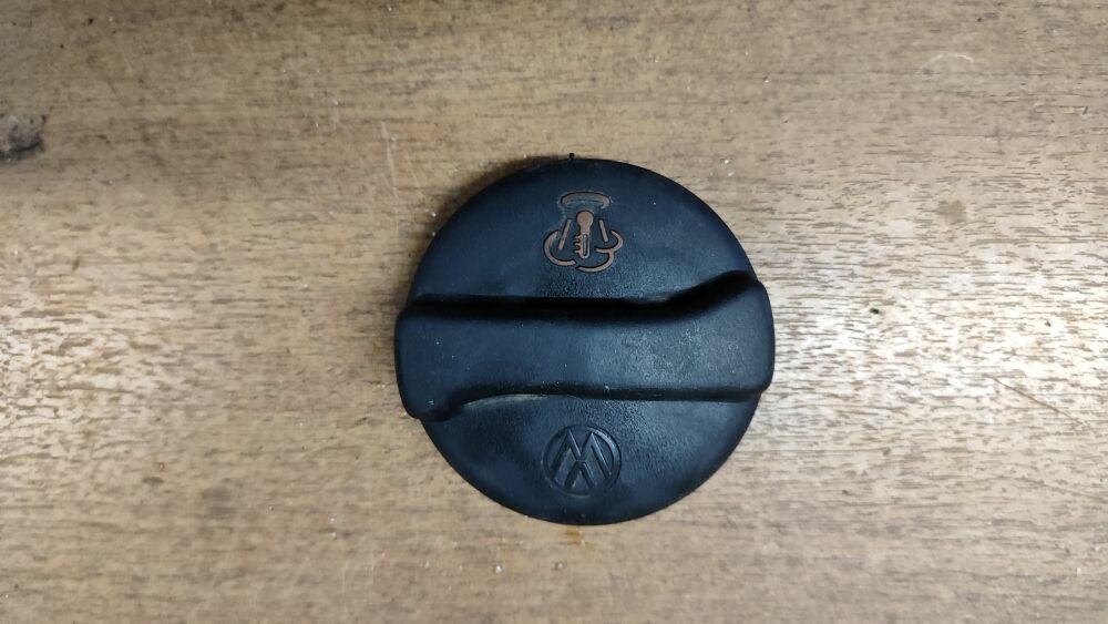 Крышка бачка радиатора VW Transporter T4 357121321C