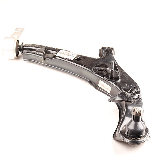 Рычаг подвески передний нижний правый 54500-AV606 SH Auto Parts; для Nissan Primera P12 01-07; OEM 54500-AV606