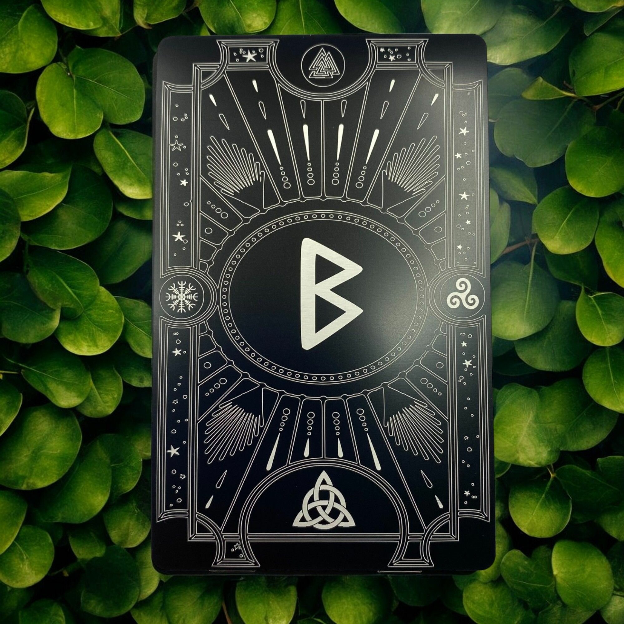 Рунический оберег, карта-талисман Беркана