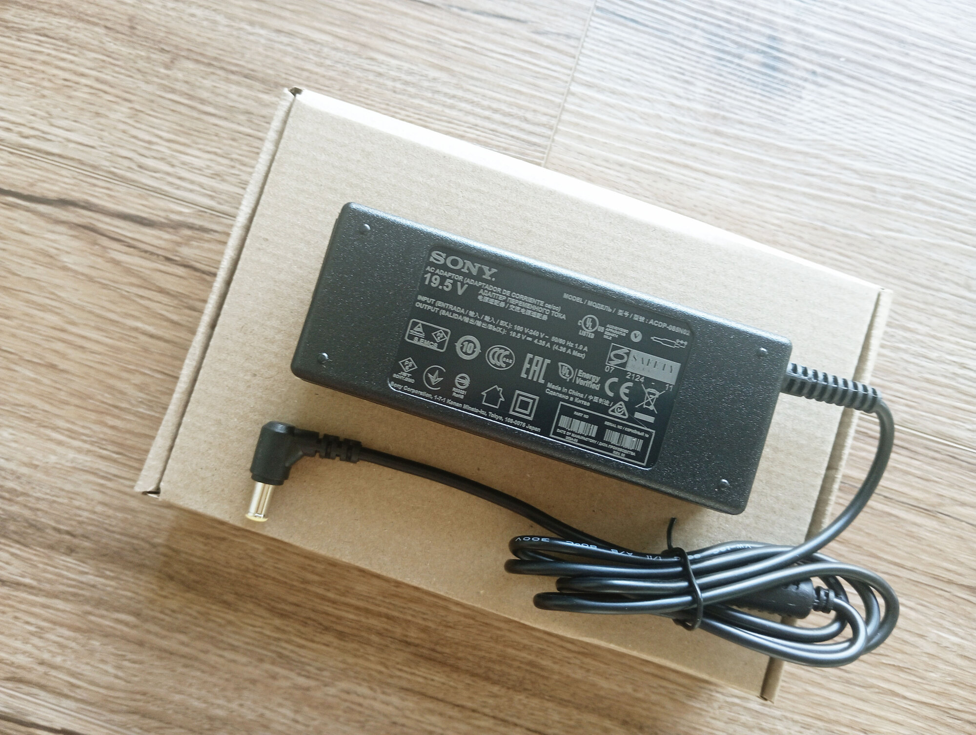 Блок питания для телевизора Sony KDL-43WG665 (адаптер 85W)