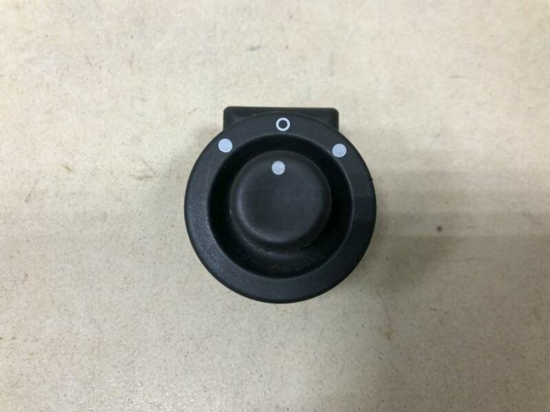 Переключатель регулировки зеркала Renault Logan 2 2014 кат.номер: 255704649R