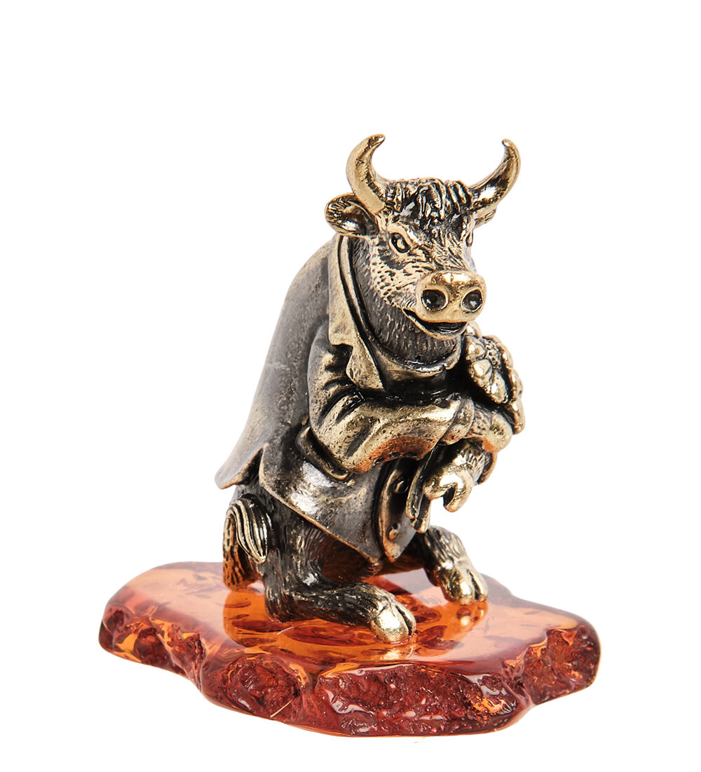 Фигурка 'Бык с букетом' (латунь, янтарь)