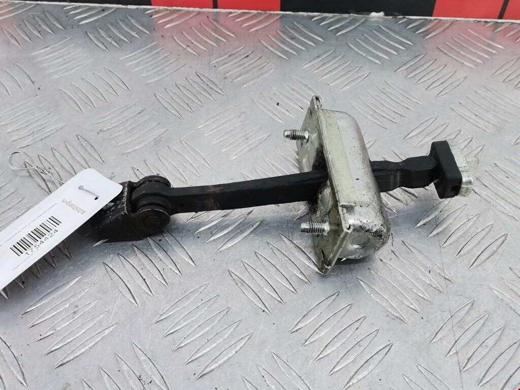 Ограничитель открывания двери задней Opel Corsa D 13181961 арт. 1754424