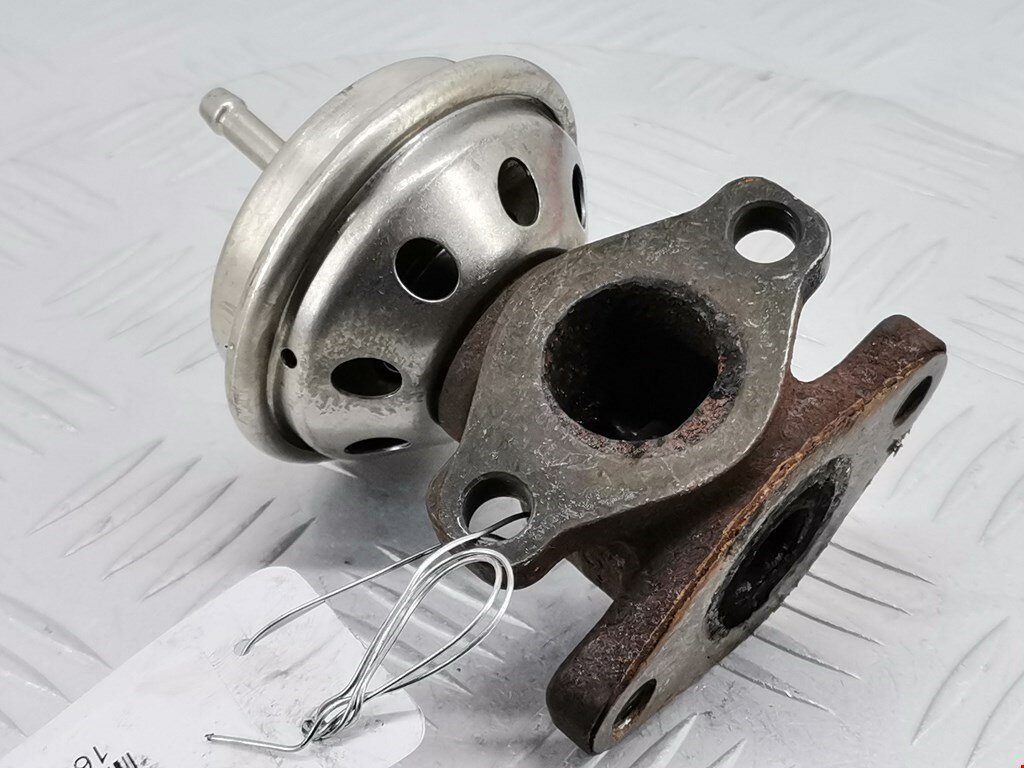 Клапан ЕГР EGR Volkswagen Passat 5 028131501E арт. 1684190