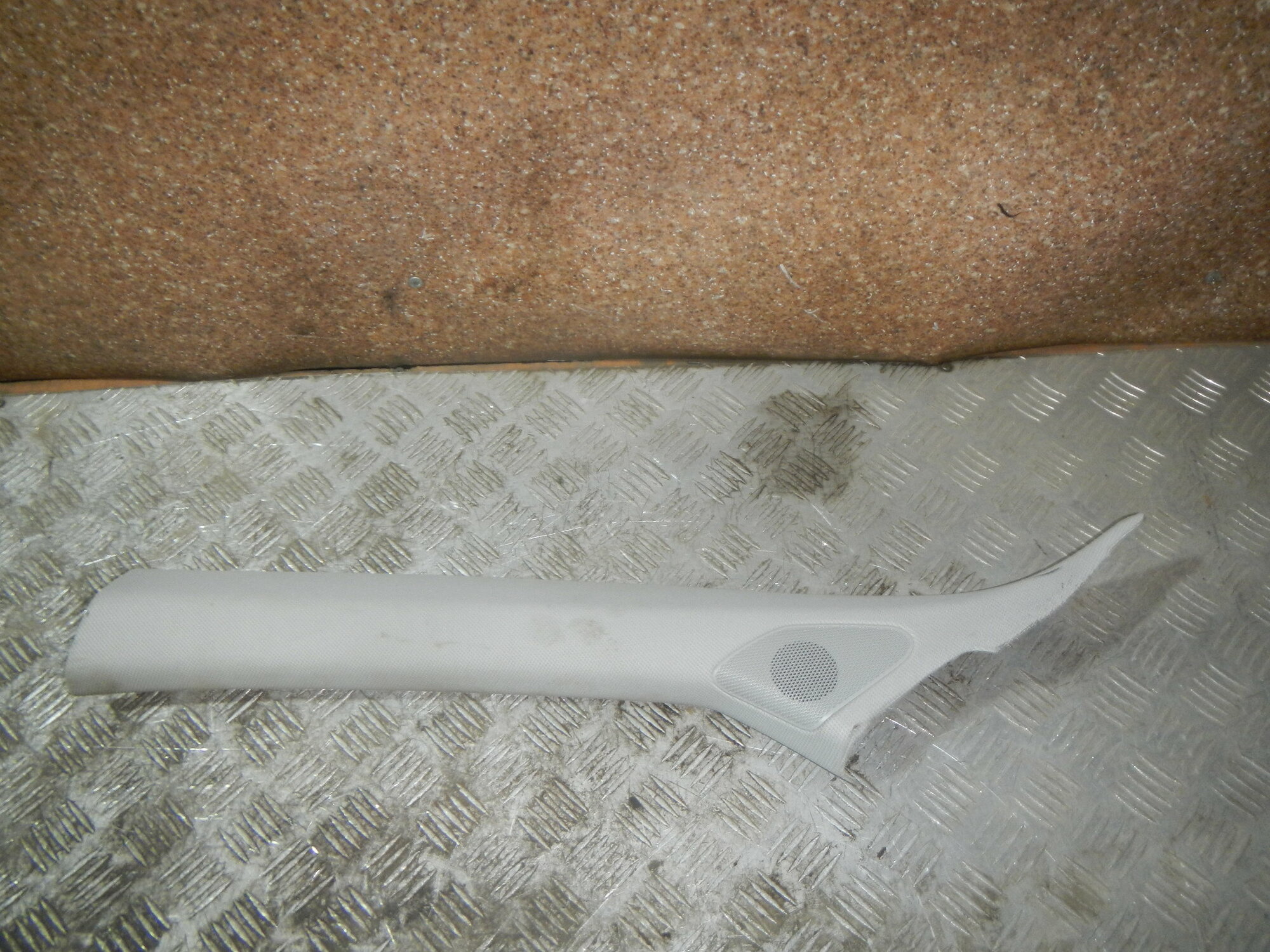 Б/У Обшивка стойки передней левой, Audi (Ауди)-A3 (8PA) (04-) AUDI A3 (8PA) (04-) Требует химчистки 349943 VAG арт. 8P08...