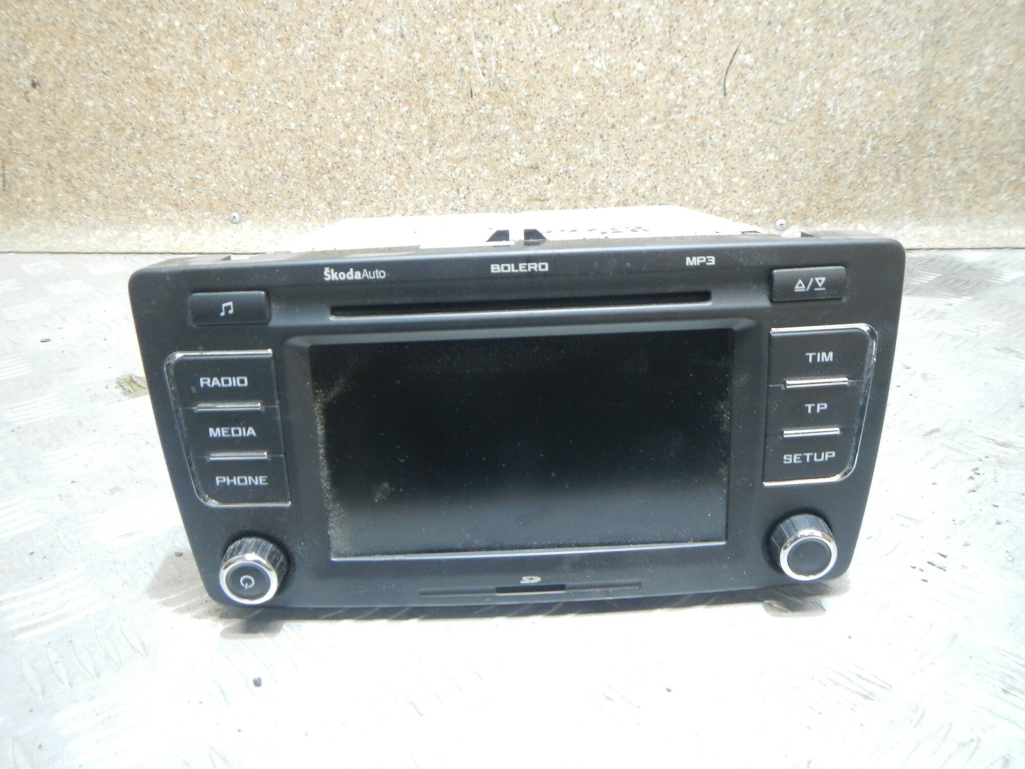 Б/У Магнитола, Skoda (Шкода)-YETI (09-) SKODA YETI (09-) Без видимых повреждений. 519739 VAG арт. 1Z0035156M