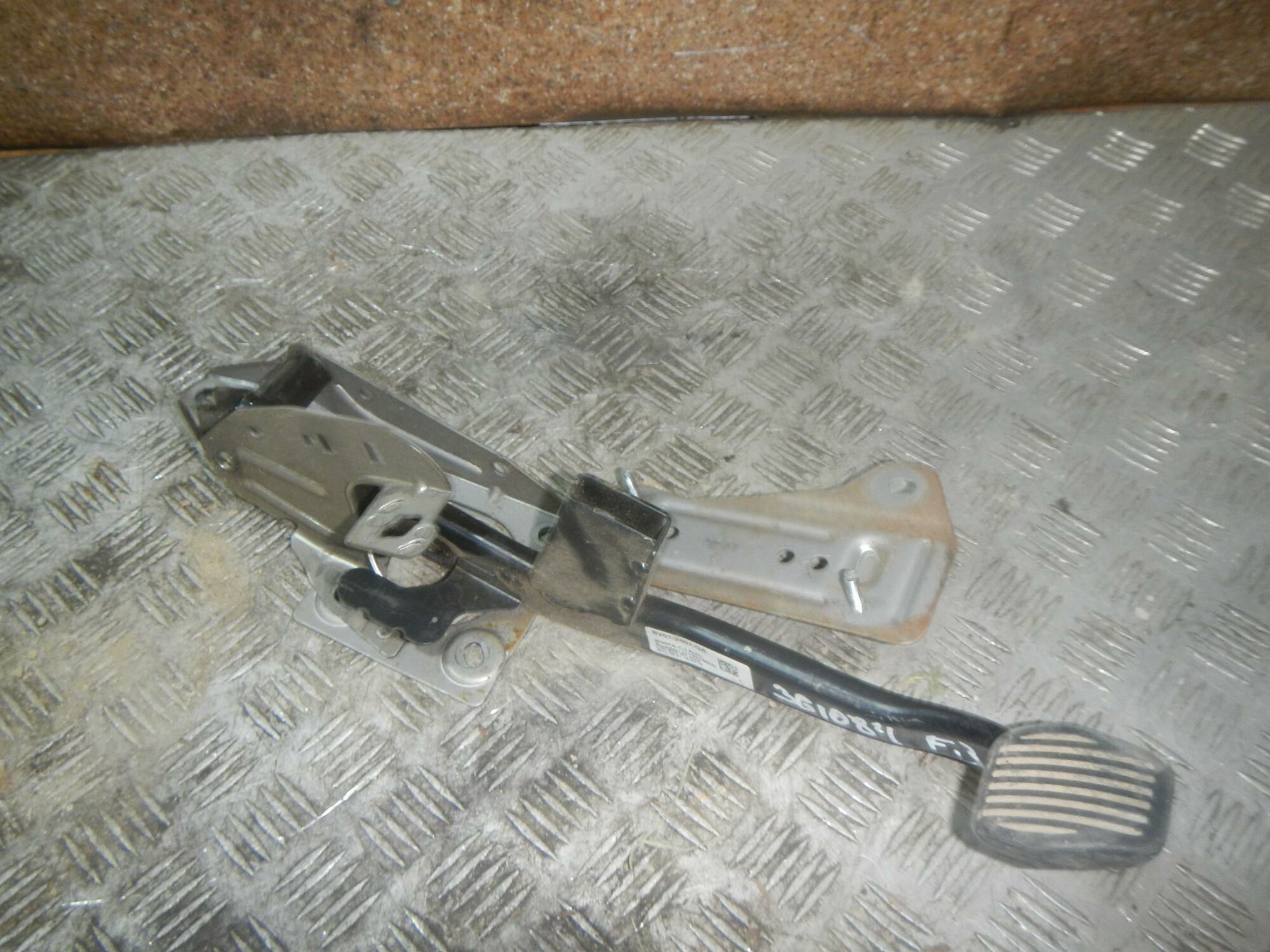 Б/У Педаль тормоза, Ford (Форд)-FOCUS 3 (11-) FORD FOCUS 3 (11-19) Без повреждений 361084 FORD арт. BV612467HB