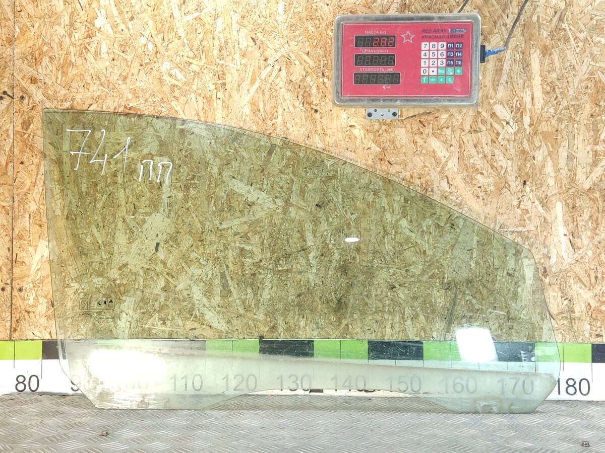 Стекло двери передней правой FORD Focus 2 2005-2008 1342622