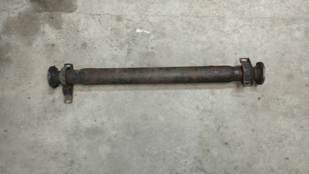 Карданный вал средняя часть VW Passat B3 3A0521101A