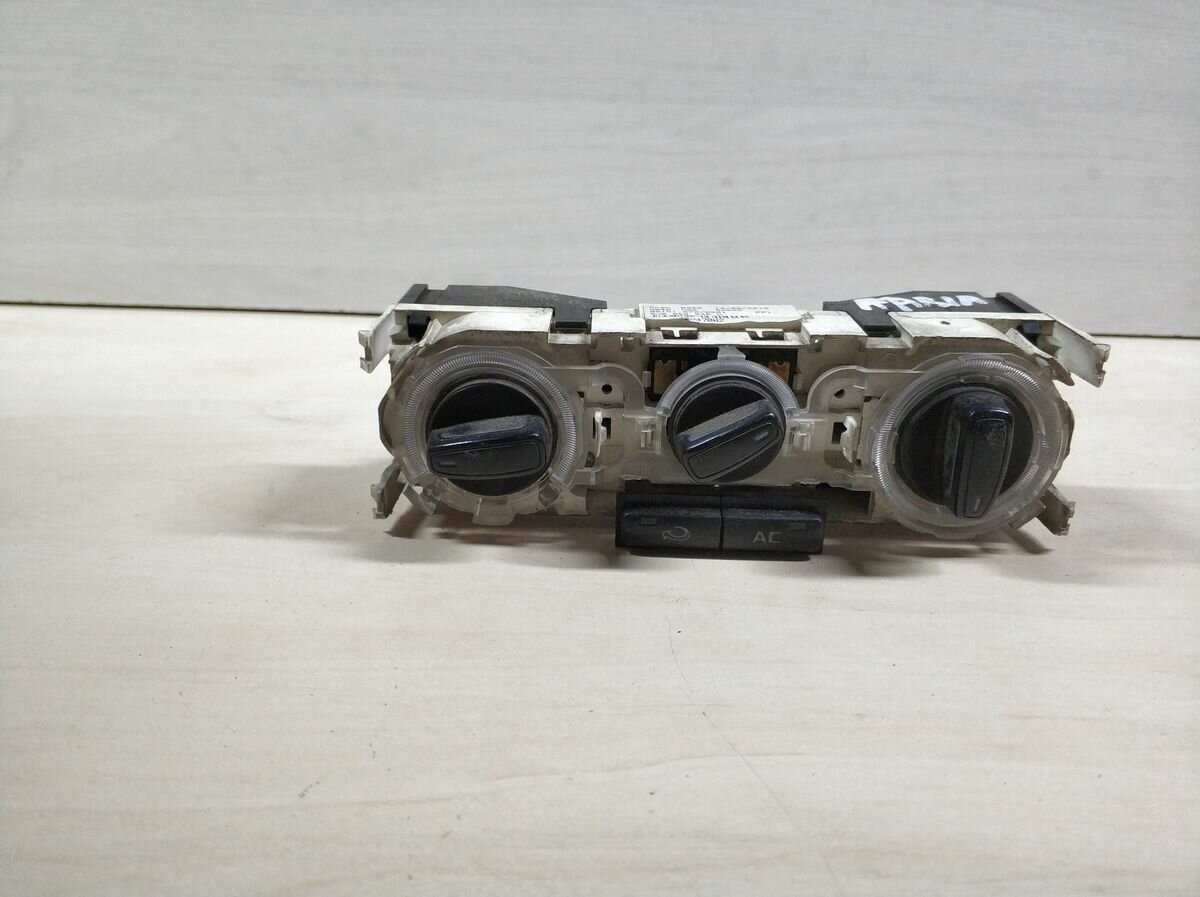 Блок управления печкой Skoda Fabia Roomster 5J0820045D