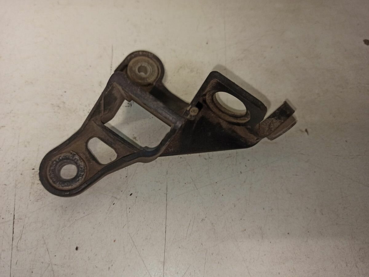 Кронштейн тросов Мкпп VW Golf Skoda Octavia 1K0711789H