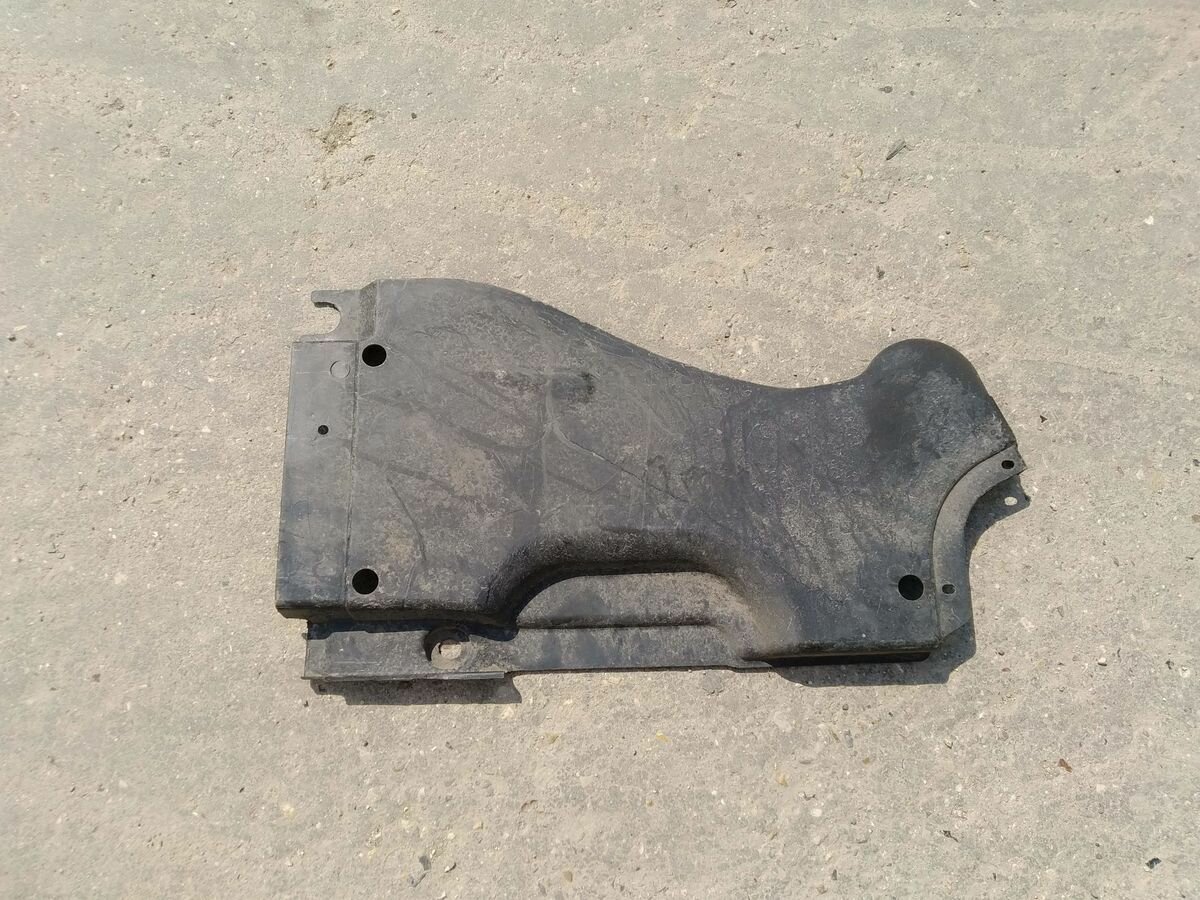 Облицовка днища Audi A4 B6 B7 8E0825216B