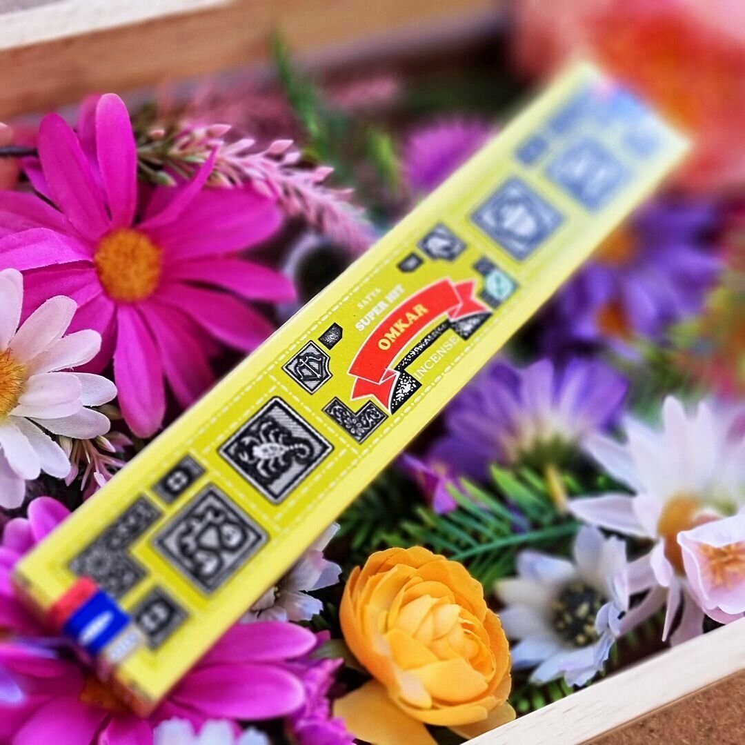 Индийские благовония Сатья Супер Хит Омкар (Satya Super Hit Omkar) натуральные ароматические палочки для дома, йоги, медитации, релакса, очистки воздуха и ароматерапии 15 гр