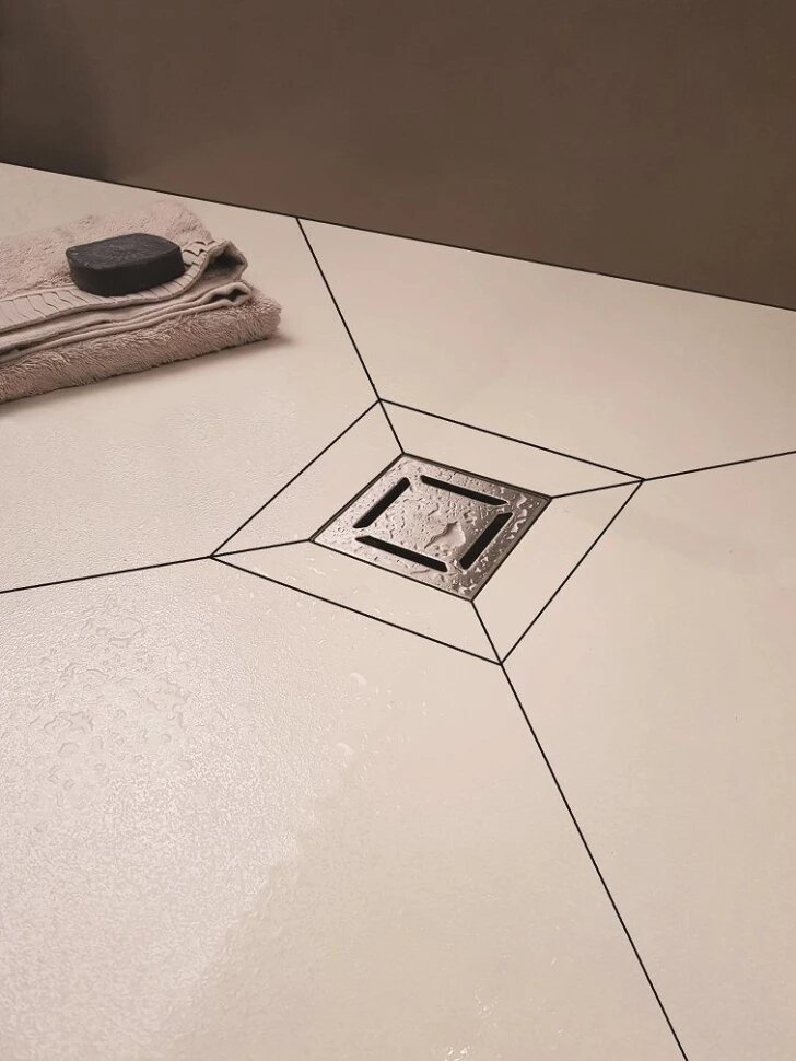 Душевой трап Berges Zentrum Norma 091462 99x99/50x75x110 мм, с решеткой, перфорированный, хром