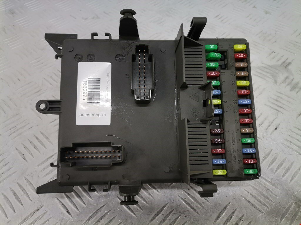 Блок предохранителей Renault Vel_Satis 8200371619 арт. 1662975