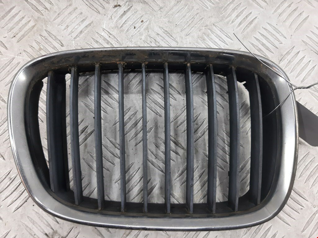 Решетка радиатора BMW 5-Series (E39) 51138159316 арт. 1579945