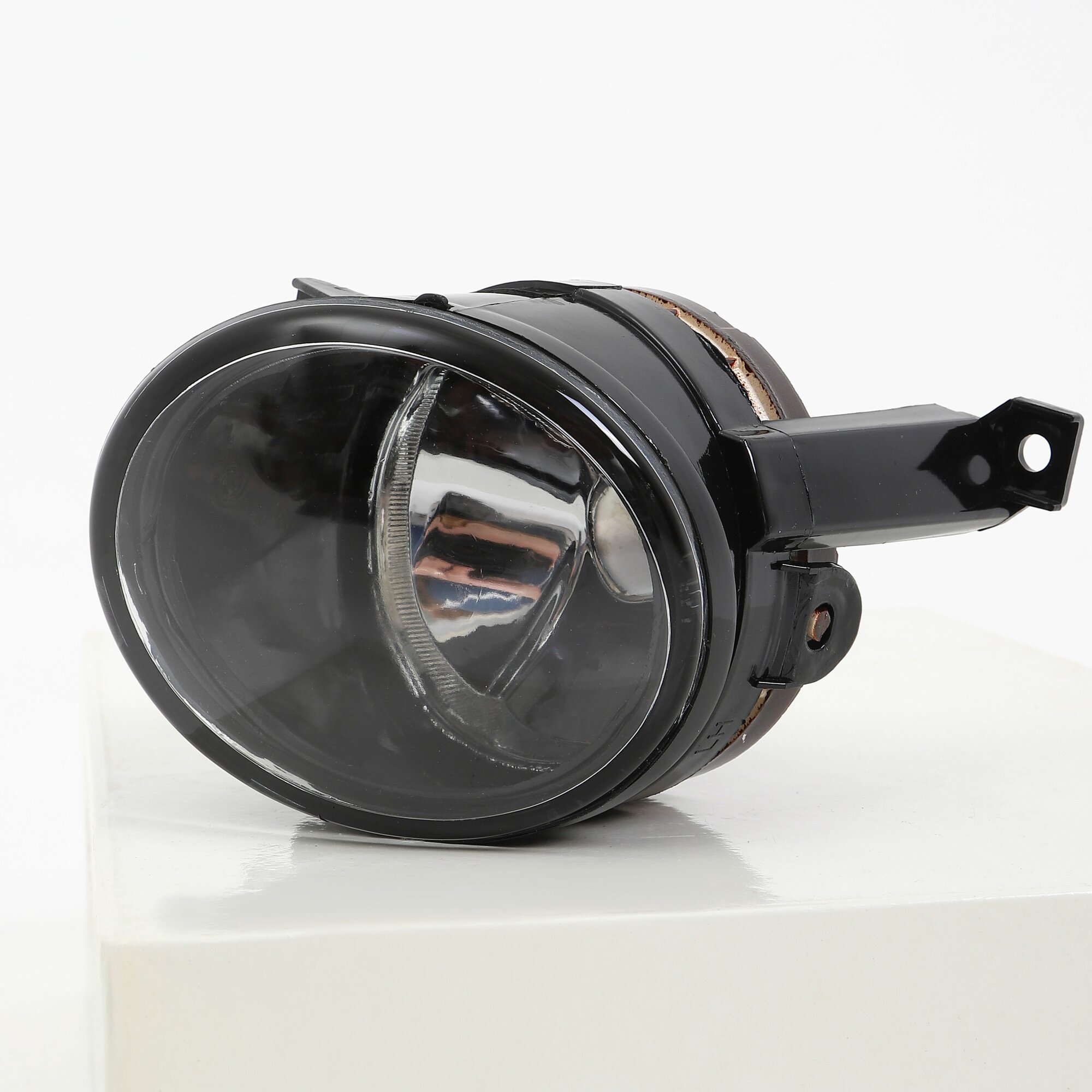 Фара противотуманная (ПТФ) левая VW фольксваген Polo sedan Поло седан/Tiguan Тигуан/Jetta Джета/Golf Гольф/Caddy Кадди/Touran Тоуран Golf Plus Гольф плюс Scirocco сирокко