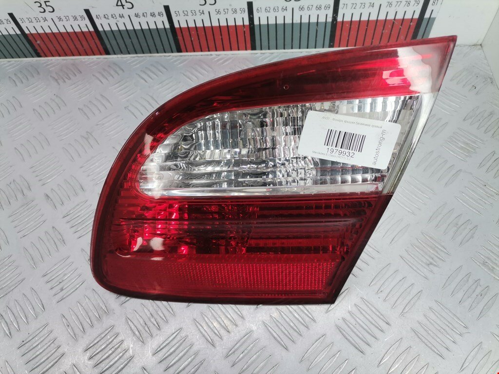 Фонарь крышки багажника правый Mercedes E-Class (W211) A2118201464 арт. 1979932