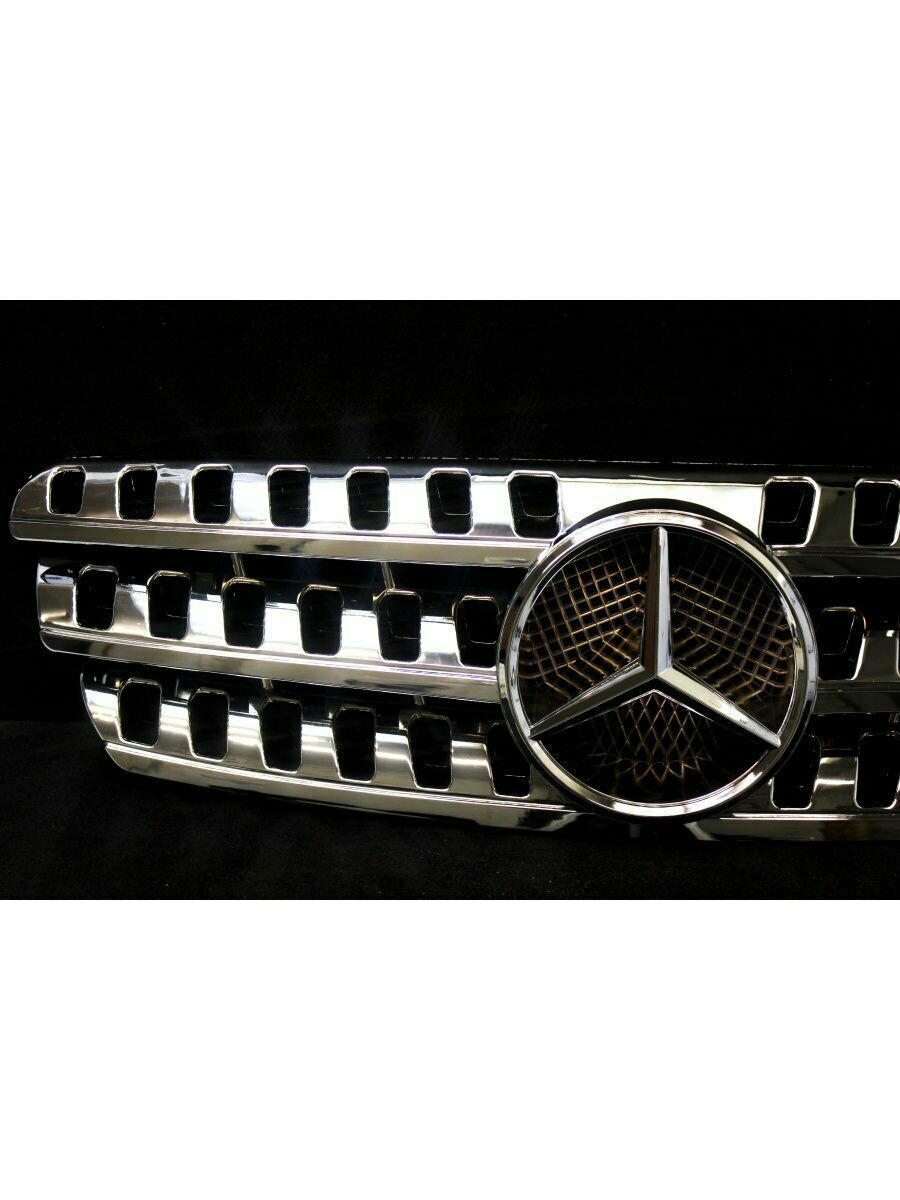 Решетка радиатора с эмблемой цвета хром на автомобиль Mercedes-Benz M-Class ML W163 (рестайлинг)