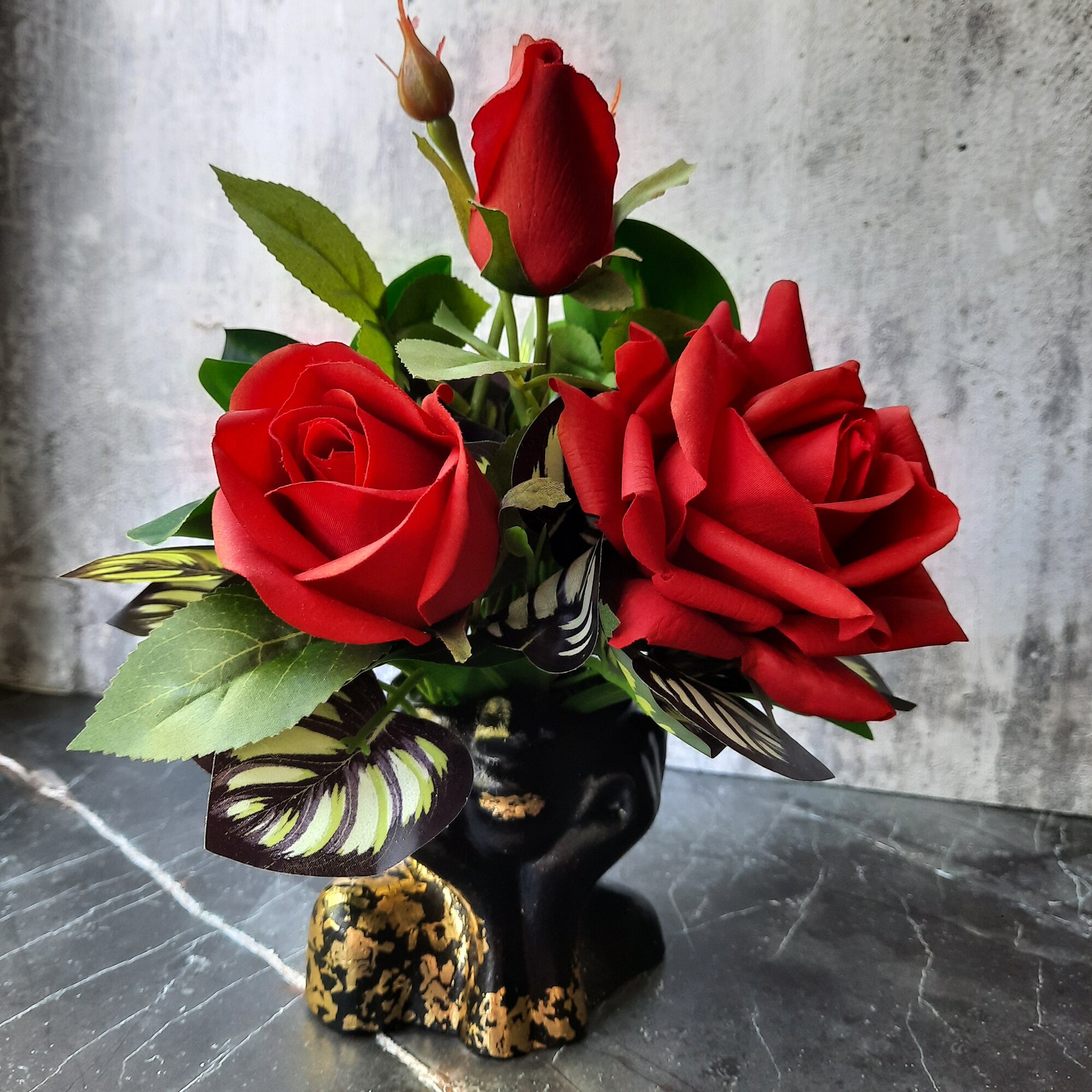 Искусственные цветы для декора - букет бордовых роз "Муза" от бренда Green Quarter Kurgan