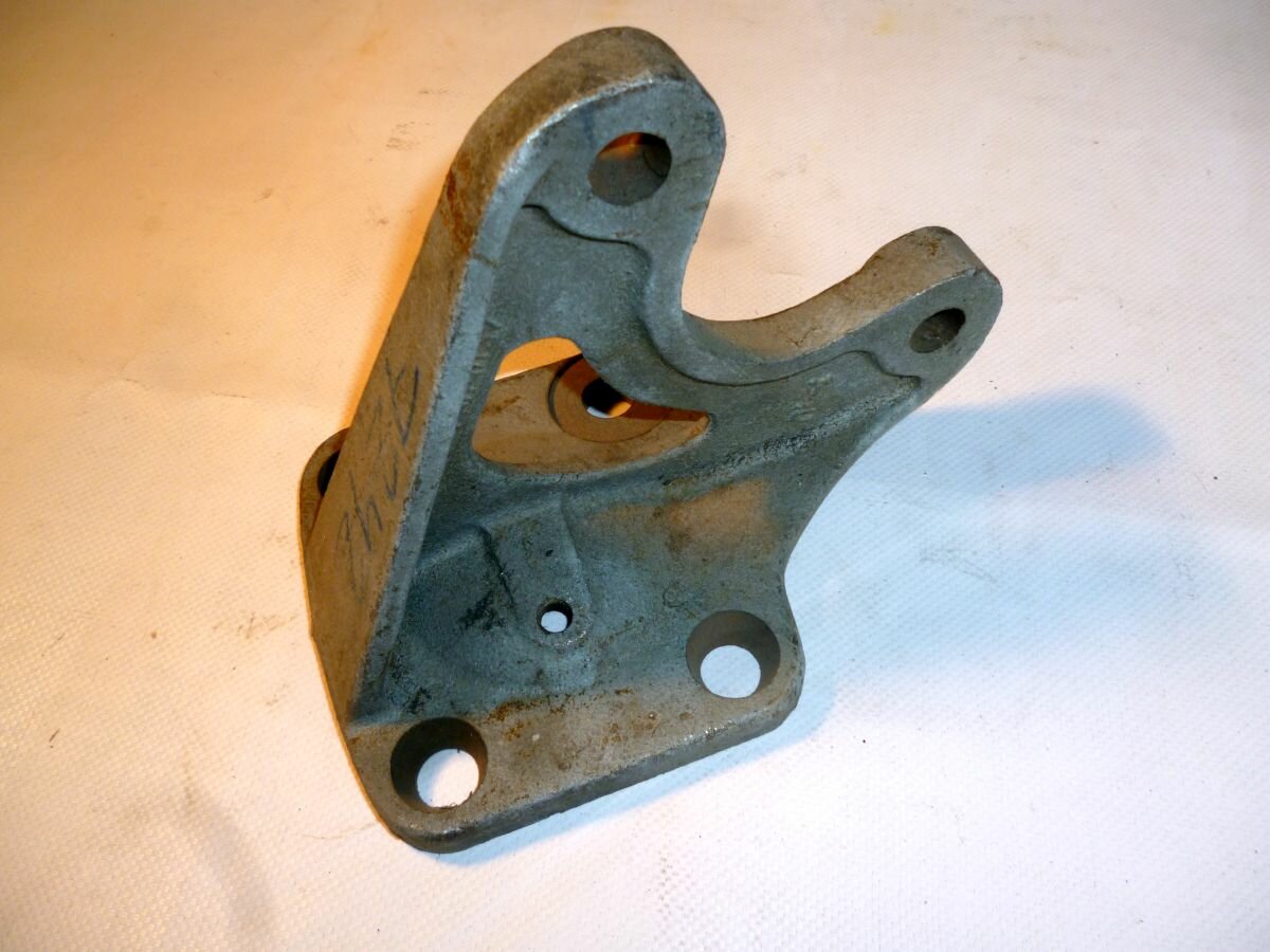 Кронштейн Камаз 4310 тормозной камеры передней