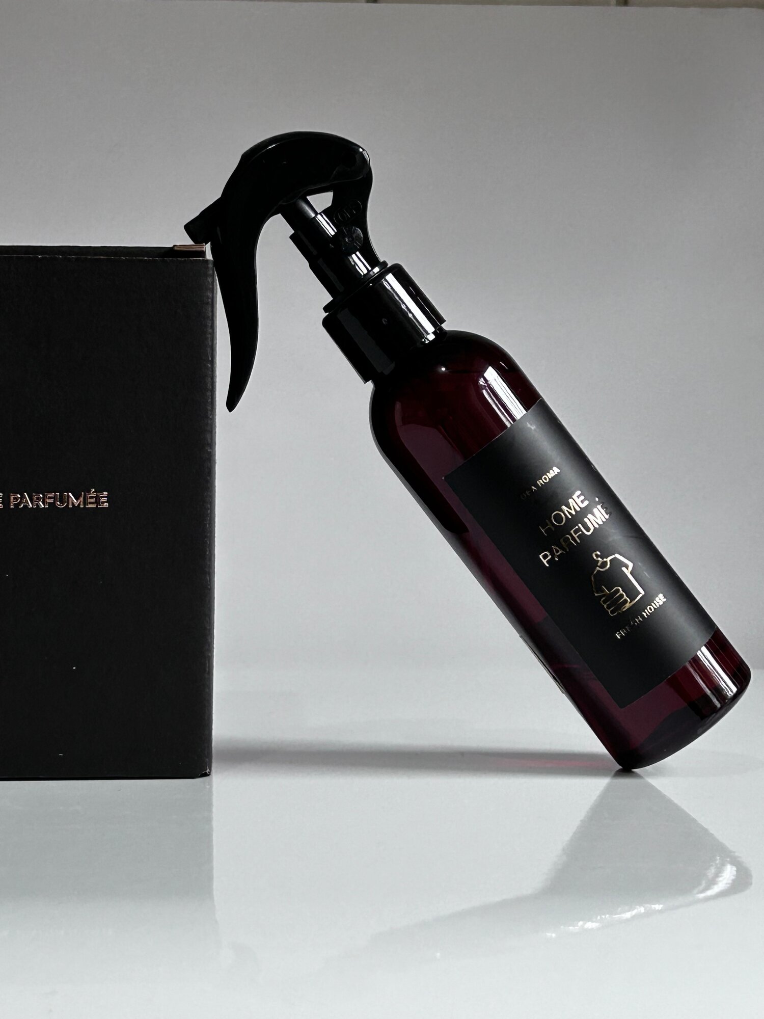 Парфюмированный спрей для дома и белья, рум - спрей Dea Roma "тёплая ваниль & табачный лист" - 100ml.