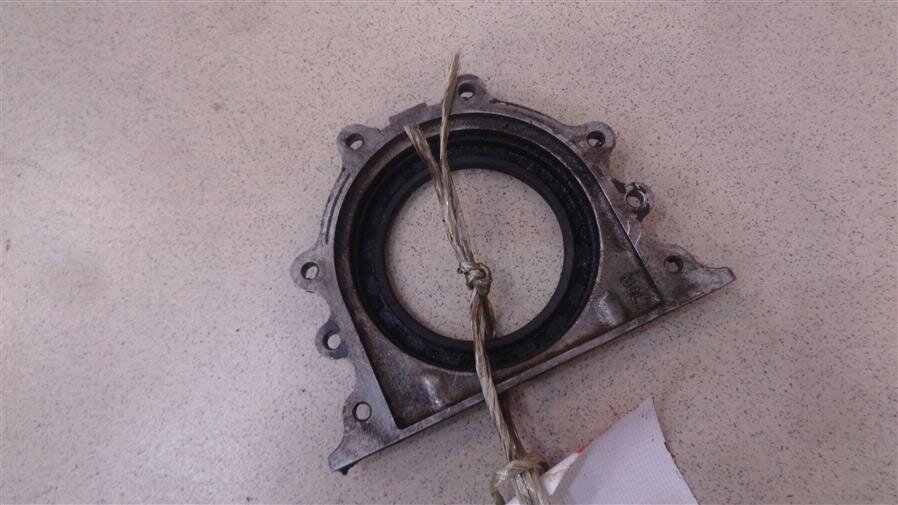 Крышка коленвала задняя от Toyota Avensis 1 1997-2003