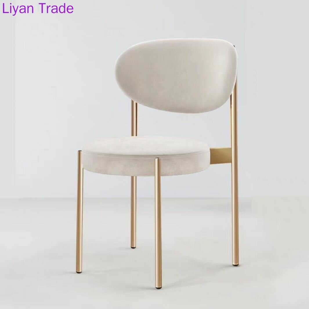 Маникюрный стол