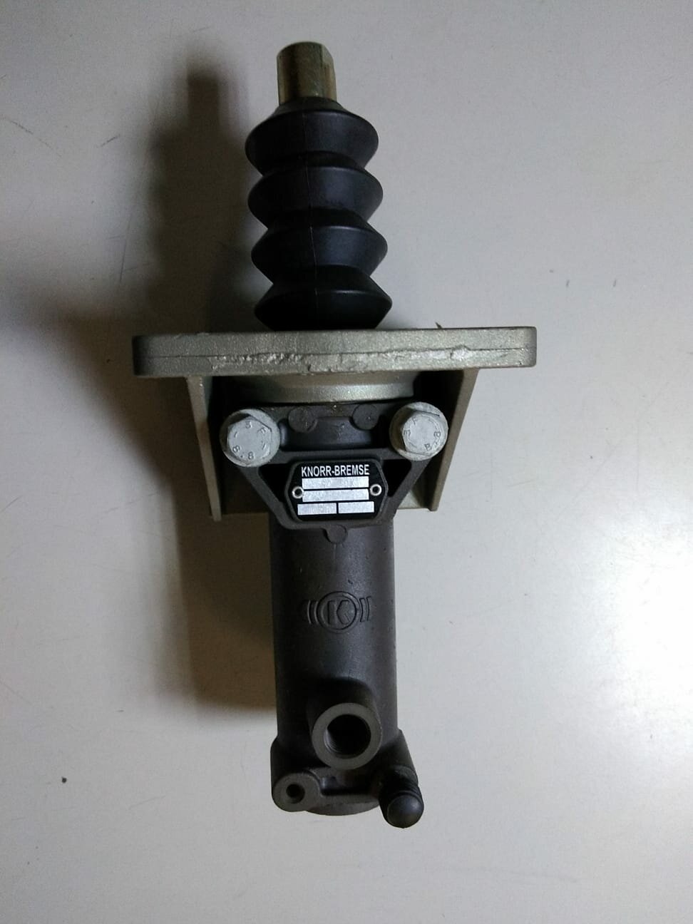 Цилиндр сцепления главный Iveco