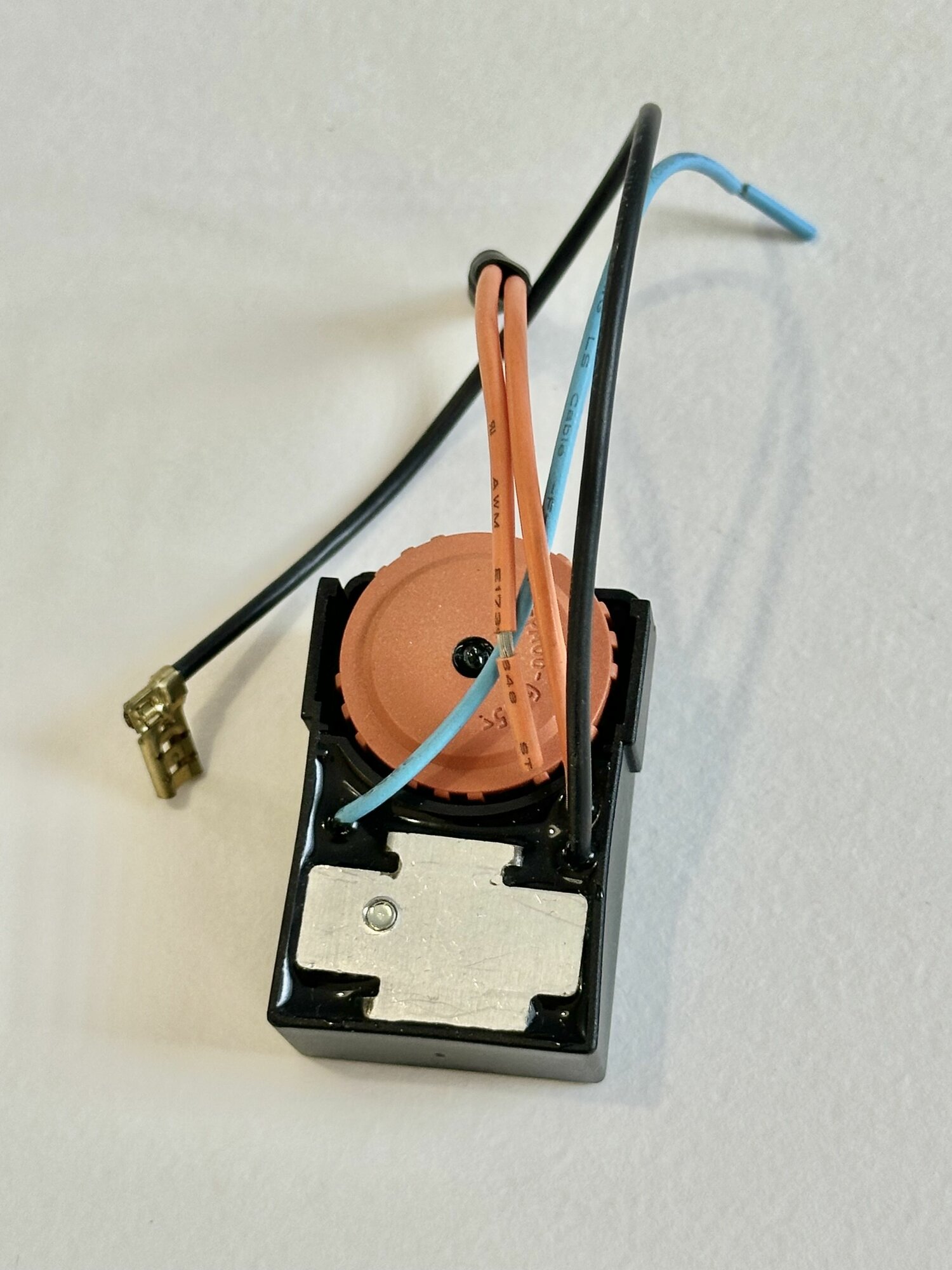 Контроллер (Регулятор оборотов) для полировальной шлифовальной машины Makitа BO6030. Артикул 631424-5