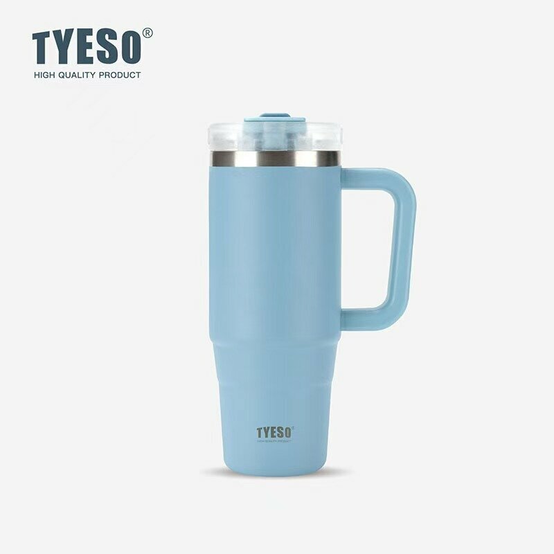 Термос TYESO Ice King большой емкости оснащен ручкой и трубочкой, что делает его идеальным для использования в автомобиле или других ситуациях. Он изготовлен из нержавеющей стали.