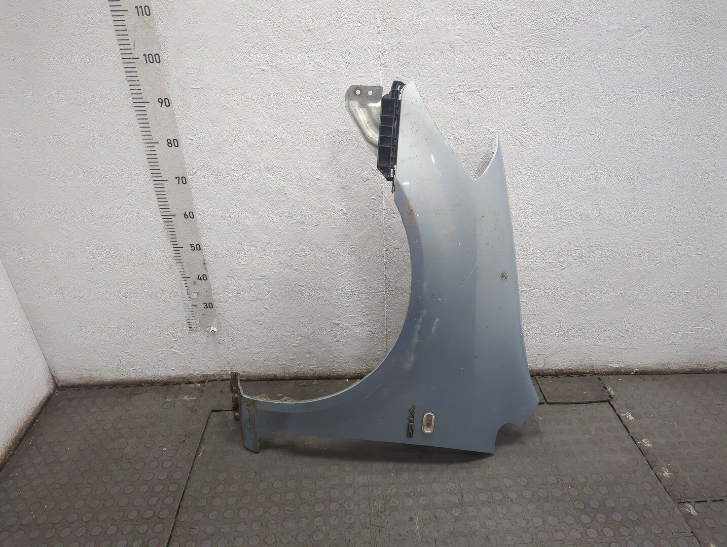 Крыло левое переднее Honda Stream Б/У