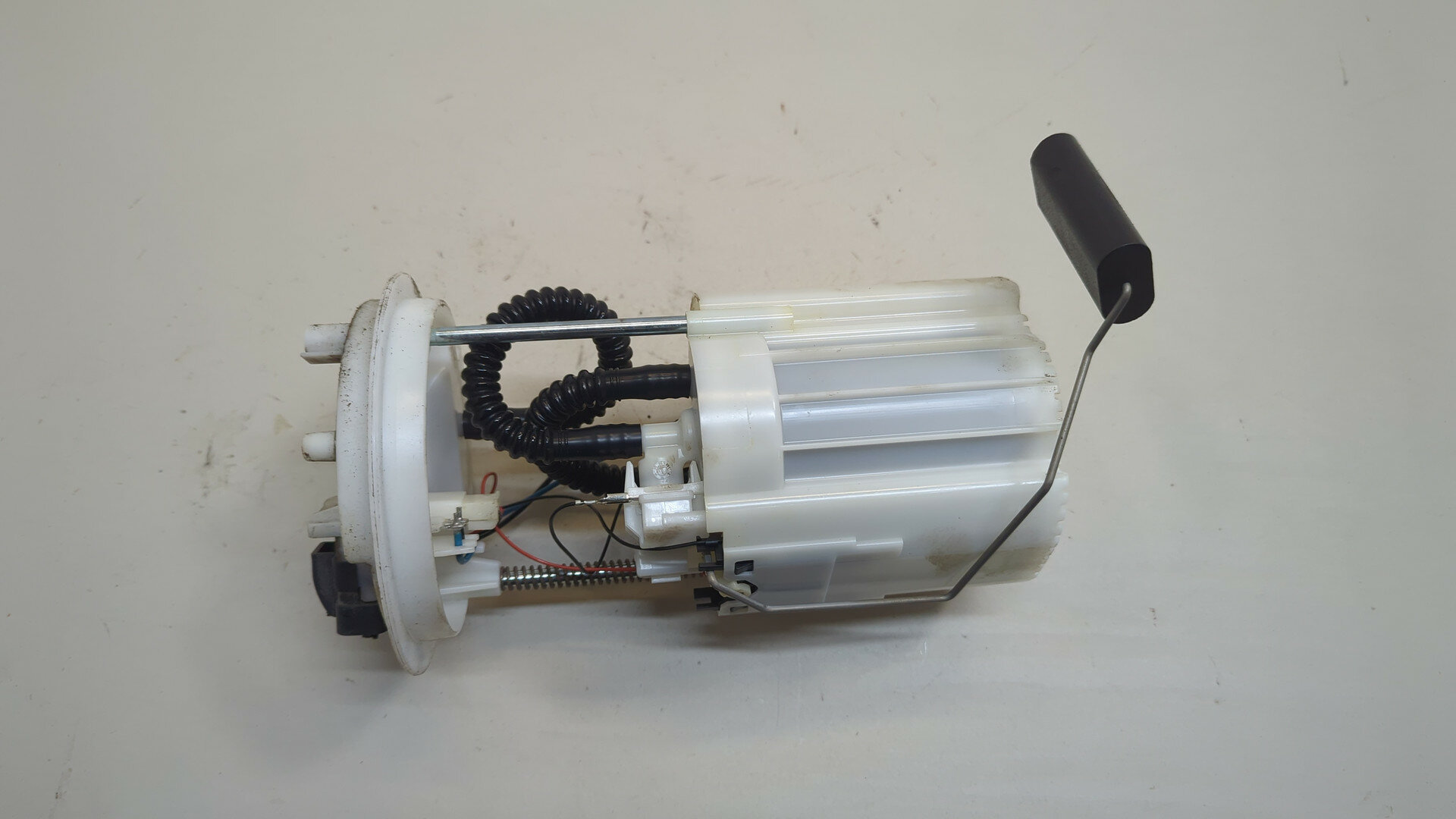 Насос топливный электрический Opel Corsa D Б/У