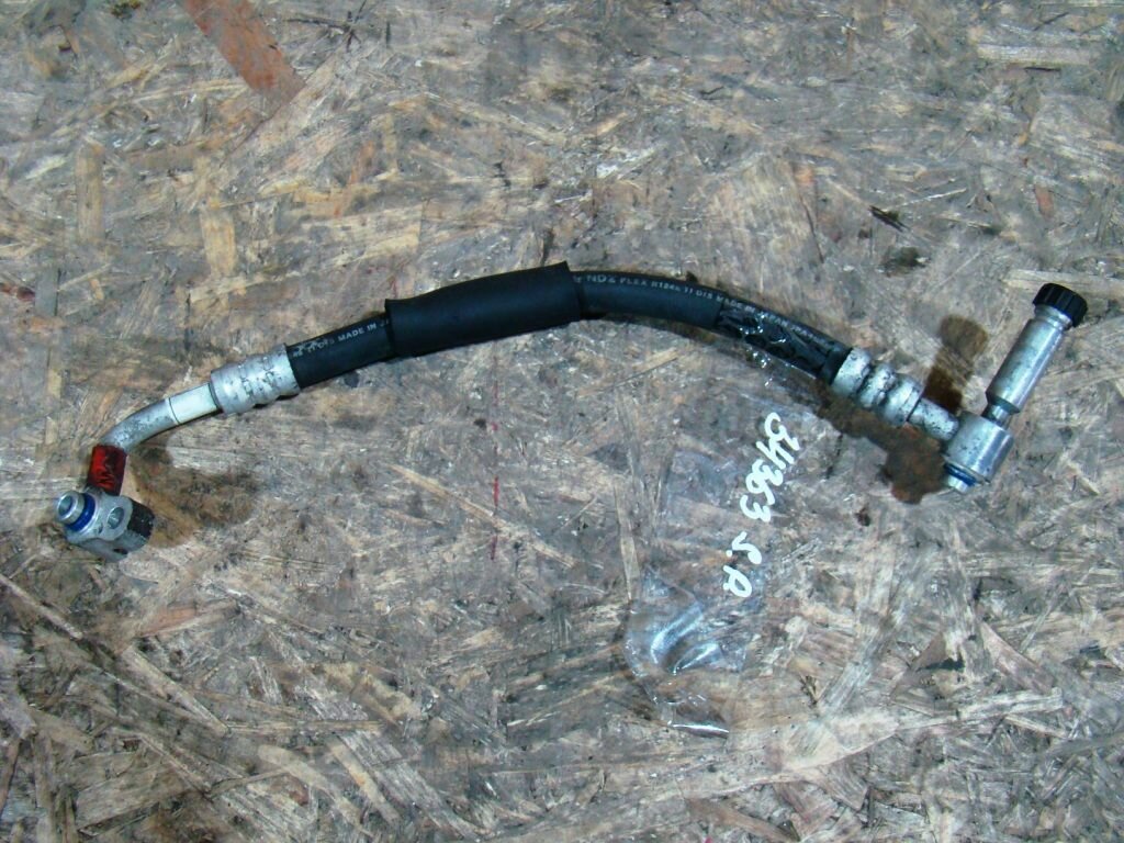 Трубка кондиционера KIA Sportage 2004-2010 977622E300 (с пробегом)