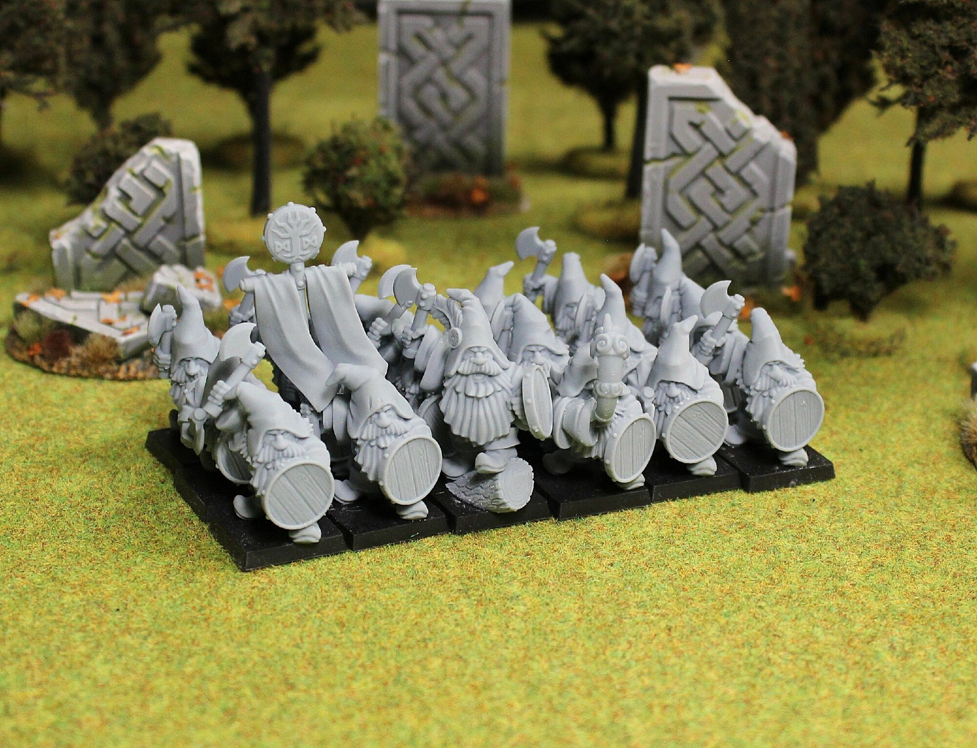 Миниатюра Warhammer Dwarfs Ranger Axemen