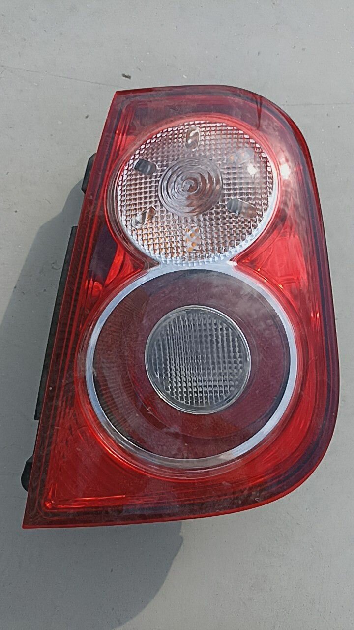 Фонарь задний правый Lifan Smily (320) [1.3 16V 5MT хетчбэк] F4133400B1