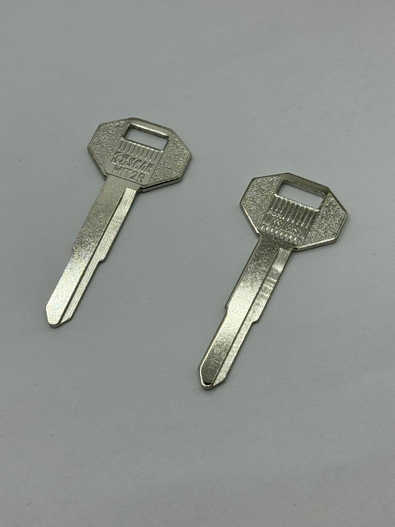 Заготовка ключа Мицубиси MIT2R_MIT-2D_MIT2_MS11 а/сталь MITSUBISHI (F-194b) 10 шт .