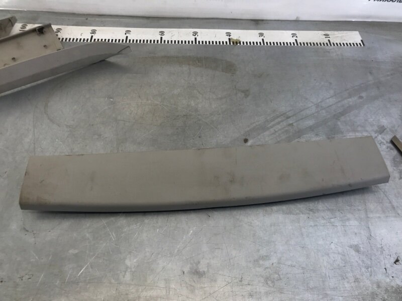 Обшивка двери багажника Ford C-MAX C214 2003-2010 4m51r46404