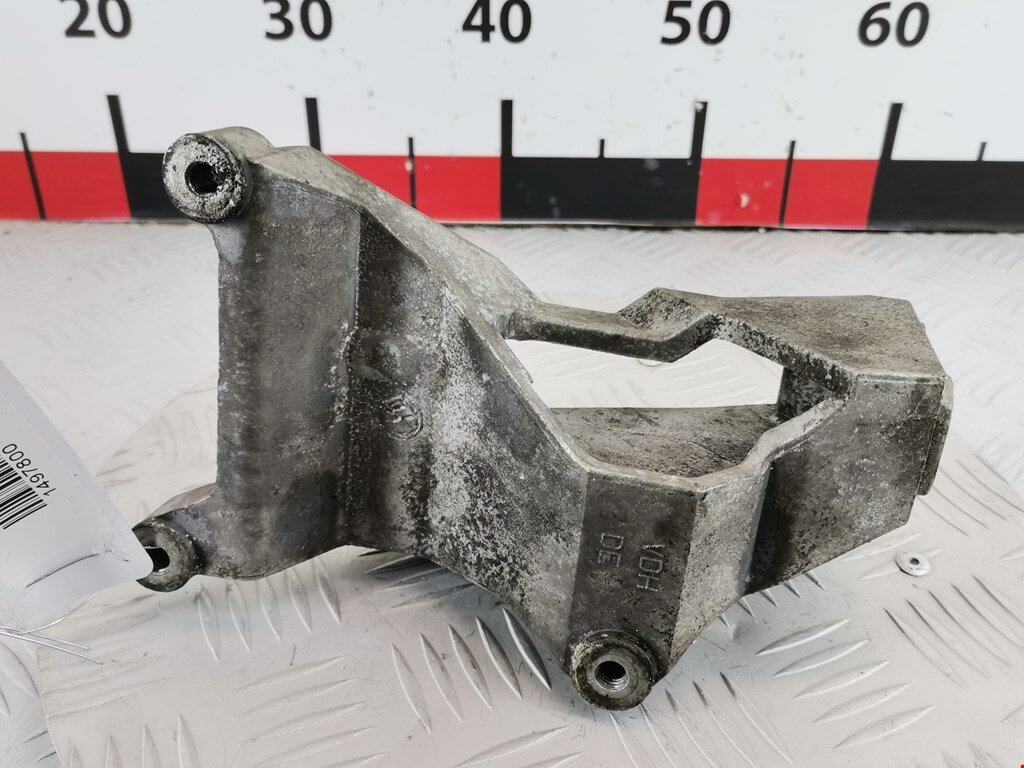 Кронштейн (крепление лапа) двигателя Seat Inca 038129723E арт. 1497800