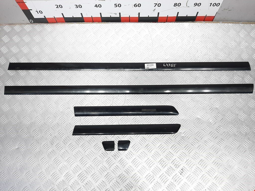 Накладка (молдинг) двери (комплект) Audi A4 B6 8H0853953 арт. 733065