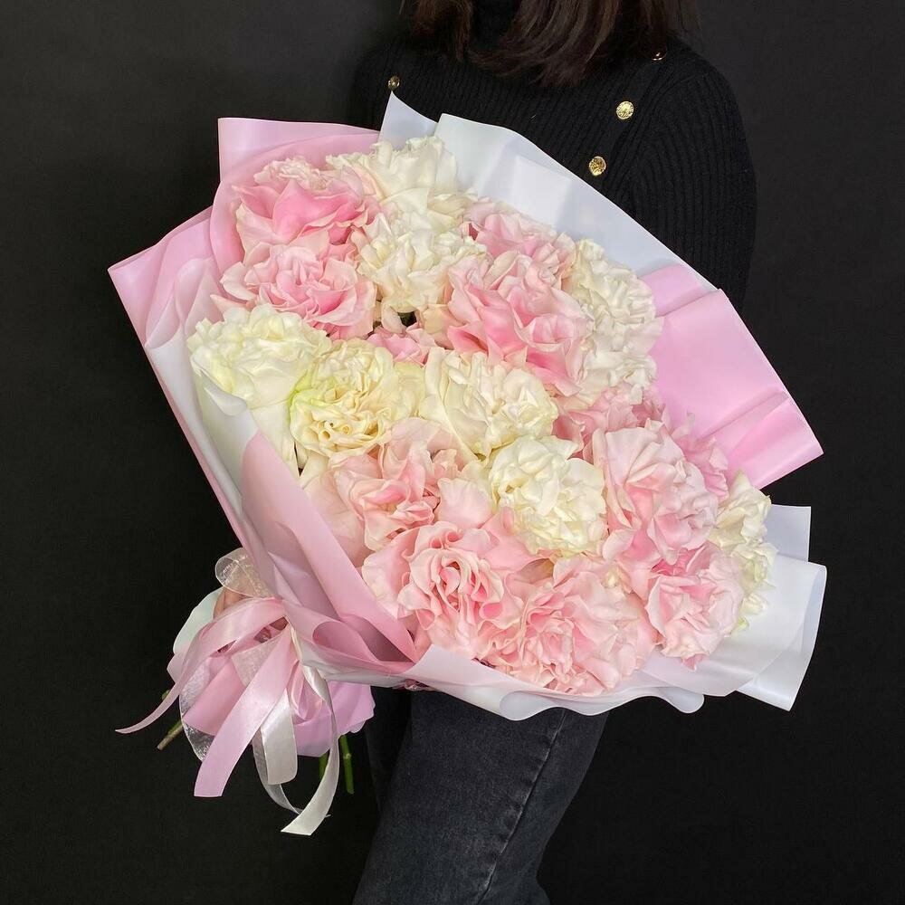 25 французских роз / Букет из 25 белых и розовых французских роз / Вывернутые розы микс
